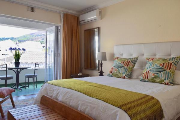 Vibrant And Safe 2 Bedroom Apartment - Camps Bay