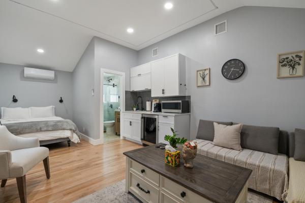 Lunavista Cozy Studio - Westbury, NY