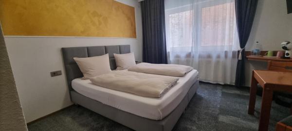Doppelbett - Gästezimmer - No 40 - 11min Von Gießen 8,4km In Fernwald-steinbach - Giessen