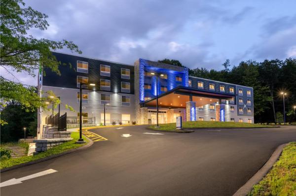 Holiday Inn Express & Suites Pittsfield-lenox-berkshires By Ihg - Pittsfield, MA