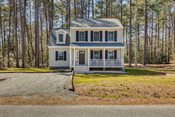 Pet-friendly Home Spacious Yard And Community Perks - Chesapeake Bay