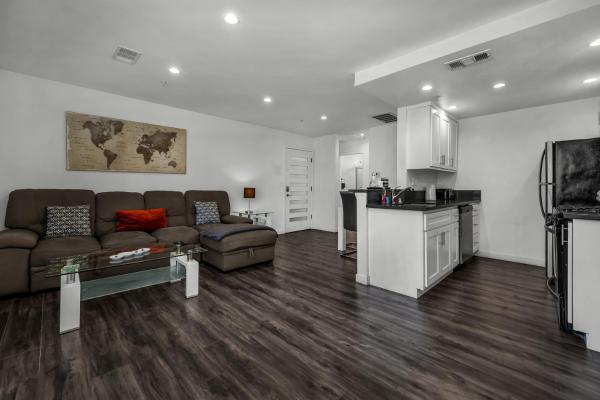Spacious Chic 1-bedroom Apartment In Koreatown Hollywood Area Free Gated Parking Full Kitchen - Burbank