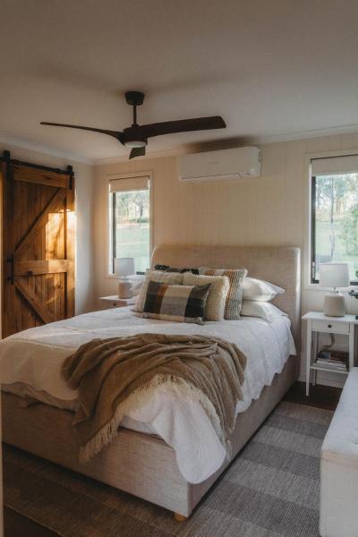 Sugarloaf - Luxury Farmhouse Cabin - Scenic Rim Regional