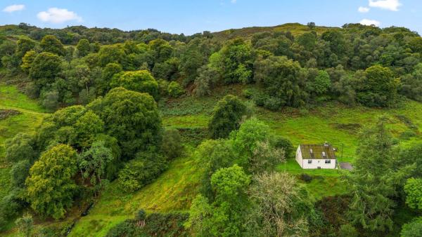 Charming 2-bed Cottage On Tranquil Raera Farm - Loch Awe