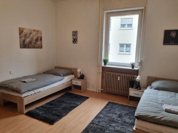Gemütliches 3 Zimmer Apartment Mit Küche Und Garten - Francfort-sur-le-Main