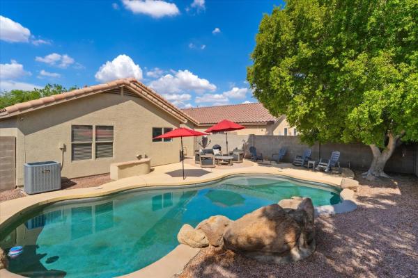 Mesa Oasis Private Pool Fire Pit Sleeps 6 - 아파치 융티온