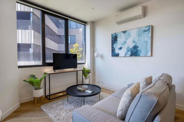 Chic Cosy 2br Retreat With Rooftop Spa Bbq - Box Hill