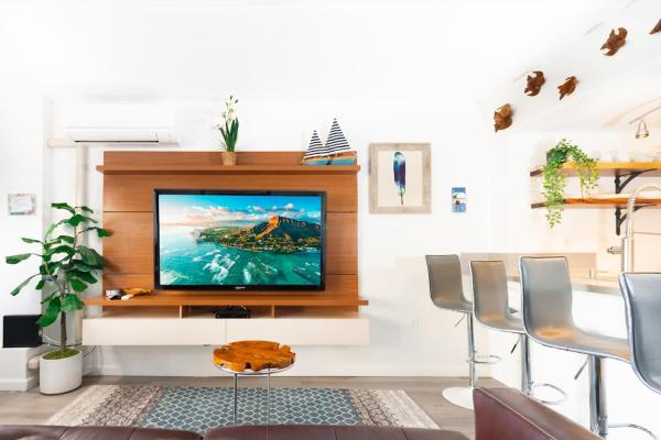 Waikiki Condo - Free Parking, King Bed! - Honolulu, HI