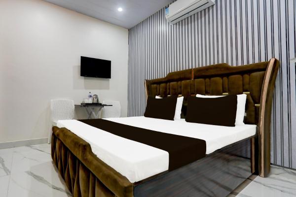 Hotel O Athiti Palace - Faridabad