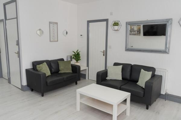 Convenient, Spacious Home, Local Shops And Pubs - Coventry