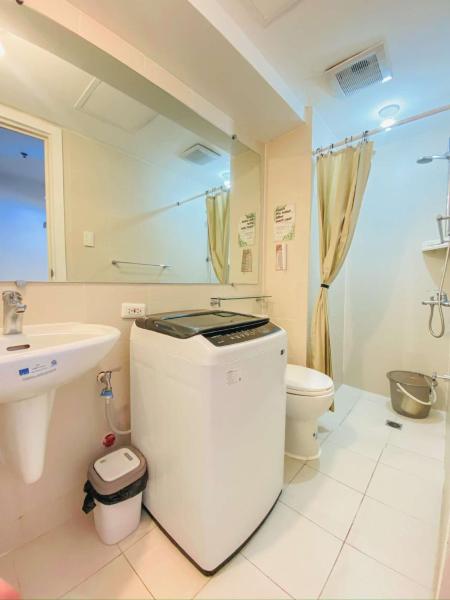 Ng's Staycation Azure North - Guagua