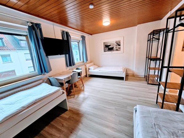 Monteurhaus Mit Zwei Wohnungen In Bremen-mitte, Parkplatz & Wlan - Bremen