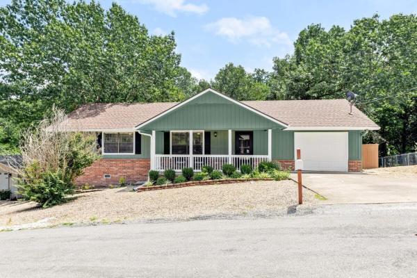 Back-40 Retreat With Hot Tub & Bike Garage - Bella Vista, AR