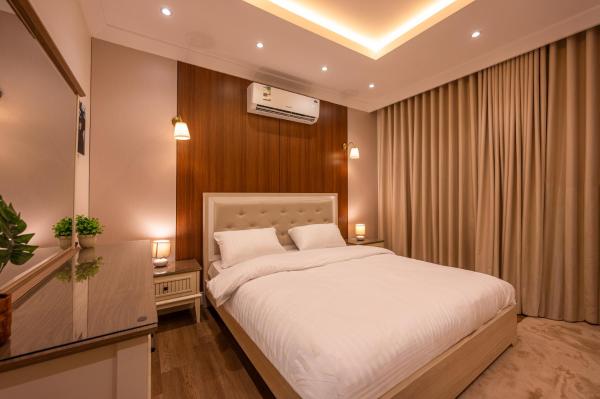 Next To Jasmine Mall And Opposite Jasmine Park - Jeddah