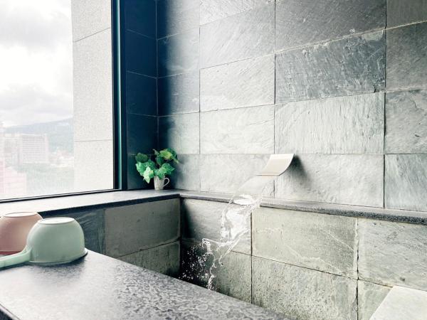 Rihe Hot Spring B&b -