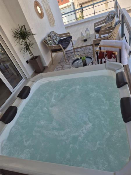 Jacuzzi Penthouse At Gazi Nights - Athens
