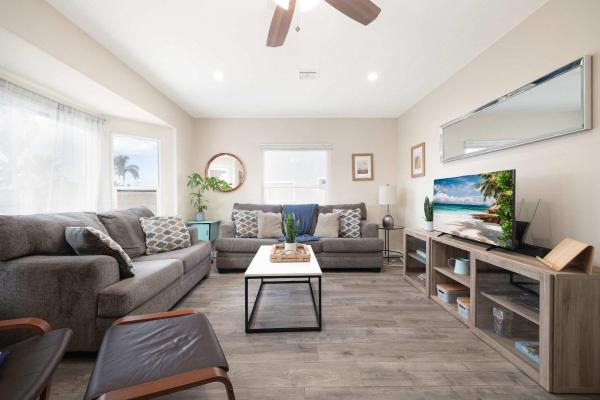 Centra Spacious Villa - San Diego, CA