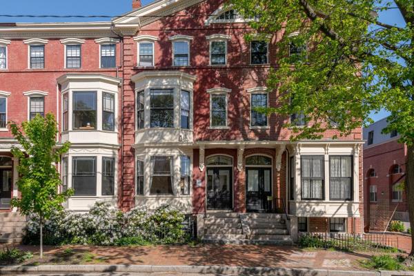 The 87th Townhome - Local Landmark Property - Yarmouth, ME