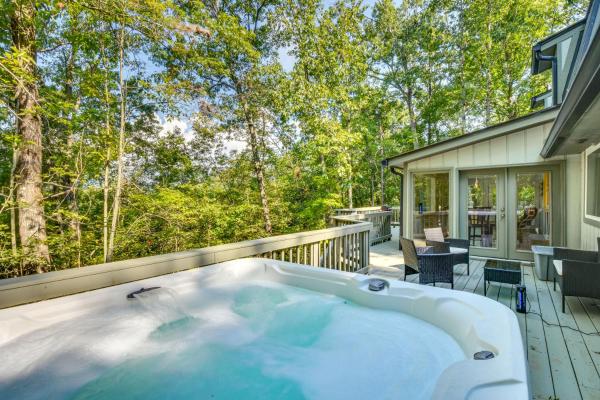 Woodsy Retreat With Deck And Views In Dahlonega! - Dahlonega, GA