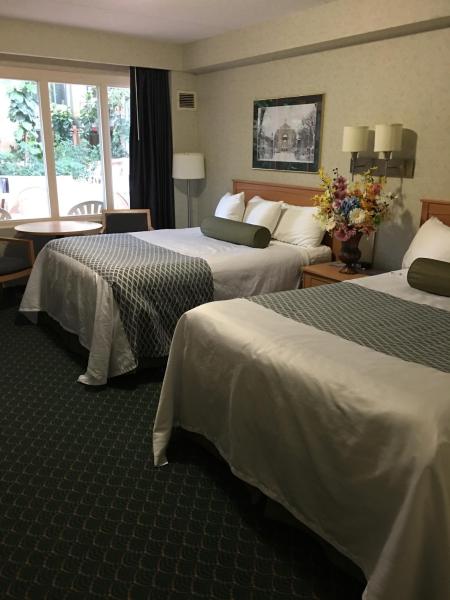 Travelodge By Wyndham Winnipeg East - Winnipeg
