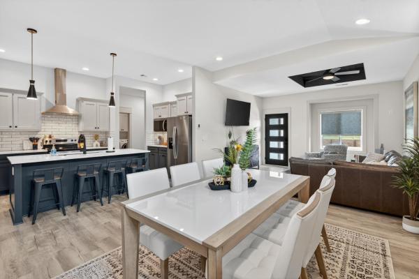 Plush & Roomy - Perfect For All Ages Near Ku & Kc Duplex - Lawrence, KS