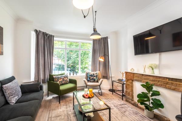 Kgv Stays - Serenity House 3 Bedroom Near To The Hospital With Parking For 2, Sleeps Up To 6 - Southampton, UK