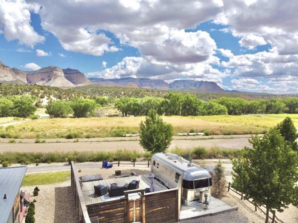 The Airstream 1 At The Fields In East Zion - Utah