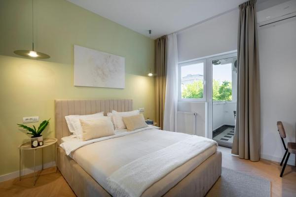 Sunny & Peaceful 3br With Balcony Near National Theater & Cismigiu Park - Bucharest