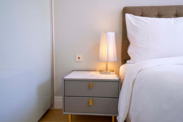 Modern 2br 1 Living Room Suite Near Xujiahui Metro - Shanghai