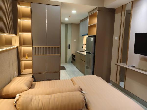 Comfy Studio Apartemen Bella Tower By Erelyn - Surabaya