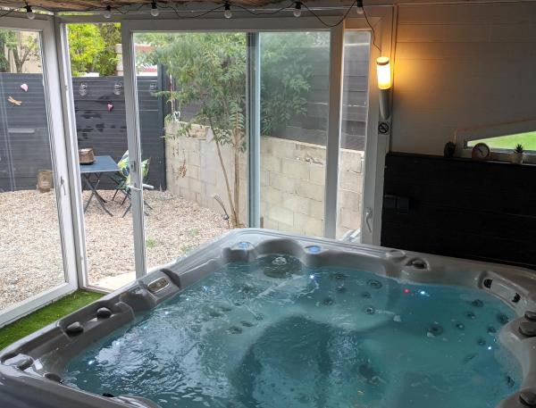 Chambres D'hôtes & Jacuzzi - A L'ombre Des Amandiers - Saint-Martin-d'Ardèche