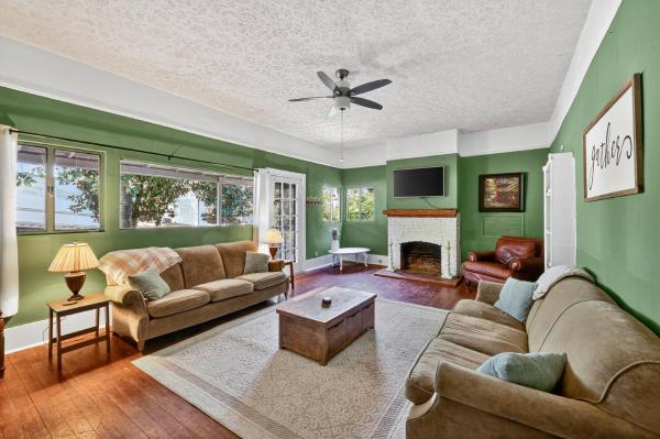 Historic Athens Home With Location & Comfort Home - Athens, GA