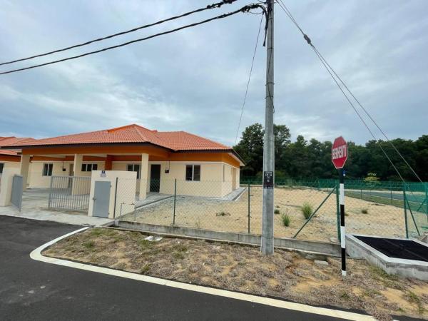 Homestay Farish Pantai Lagenda - Pekan