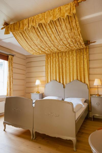 Røisheim Hotel & Skysstasjon - Fossbergom