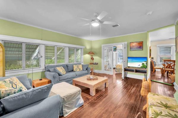 Blue Reverie - Downtown Cottage - Sunrise, FL