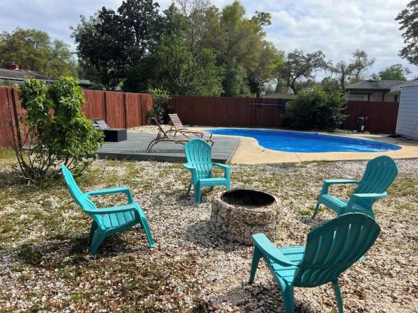 A Poolside Paradise - Pensacola, FL