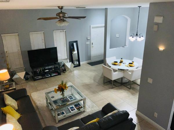 Miami Fort Lauderdale Vacation Rooms - Miramar, FL