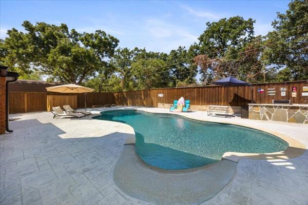 Texas Country Oasis | Near Stockyards & Arlington - Fort Worth, TX