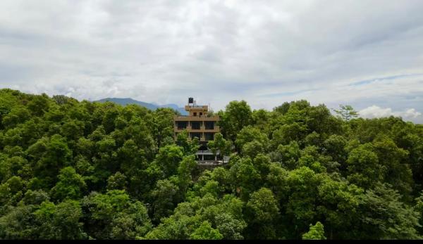 Escape By Feel Good - Népal