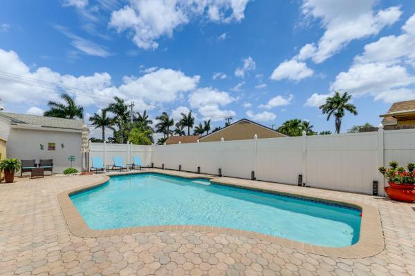 Screened Patio And Pool Boca Raton Retreat - Boca Raton, FL
