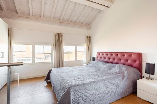 Wave's Glass Industrial Loft In Old Murano - Venice