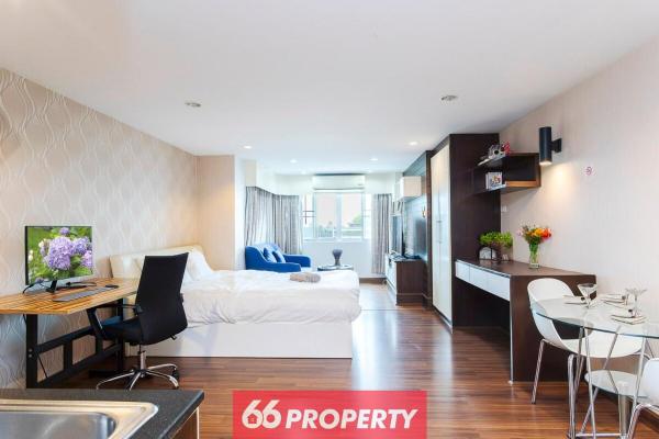 Nimman Desk With Screen Best Location Smart Tv - Chiang Mai, Thailand