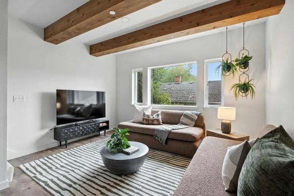 5br At The Adelynn - Luxury Build - Walk To All - Portland, OR