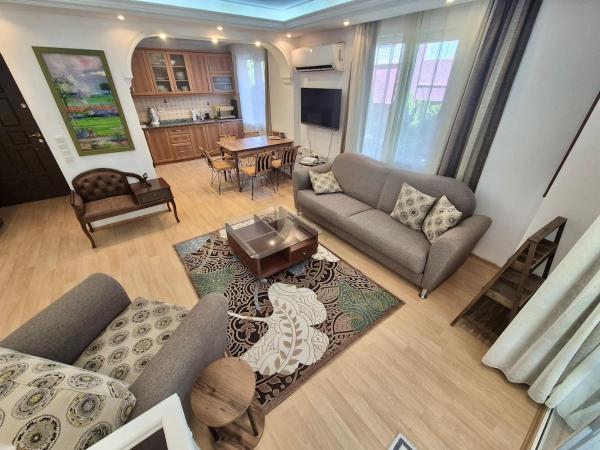 Beachside Duplex With Patio - Antalya