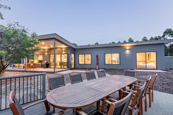 Bonnie - Lakeside Relaxation Surrounded By Wineries - Yallingup