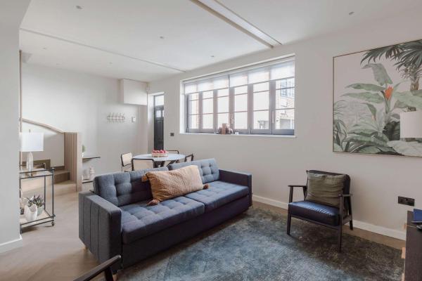 Parkside House - Regent's Park - By Frankie Says - Central London