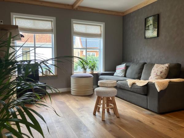 Knus Afke Appartement Aan Het Water In Jorwert - Friesland