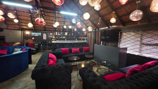 Villa On The East-party House - Boksburg