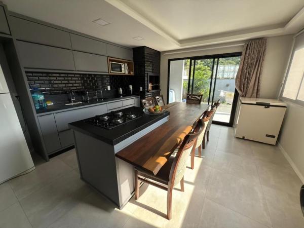 Cód 136 - Excelente Casa Na Zona Central - Governador Celso Ramos