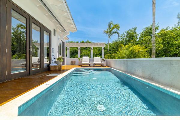 The Palms And The Pool Club At Mahogany Bay - Belize